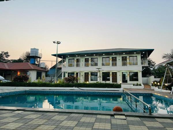 The Village Resorts - Neral
