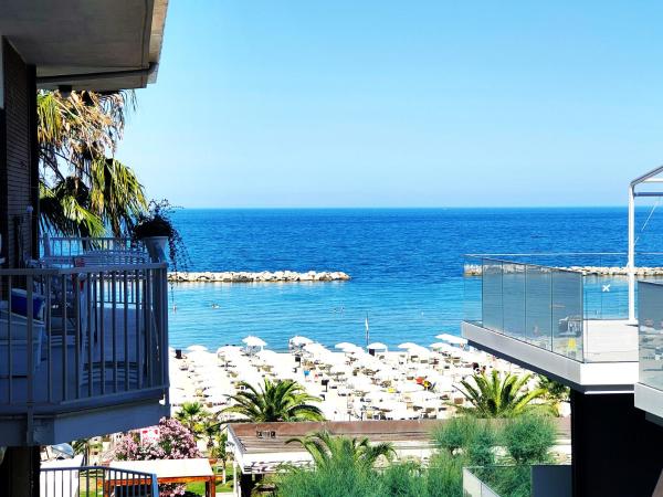 Casa Vacanza Momi Prima Fila Mare - Martinsicuro