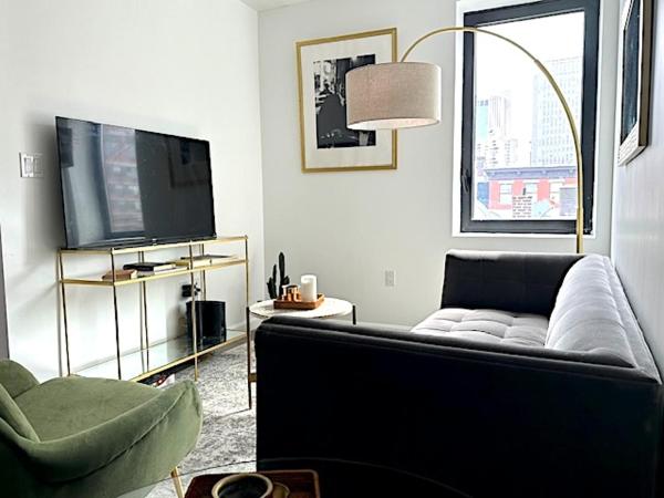 Huge Modern 2 Bedroom In Little Italy - Penn Station South, NY