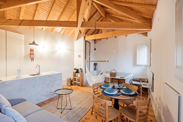 Charming Retreat With Balcony - Oporto