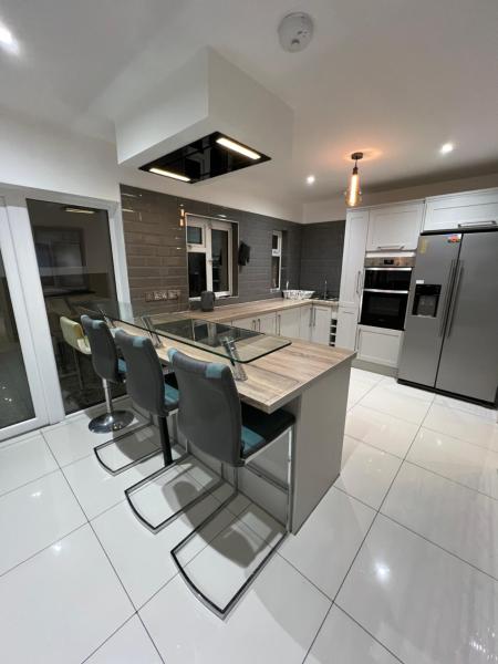 Lovely Dublin Home - Just 15 Mins To City Centre - Dublín