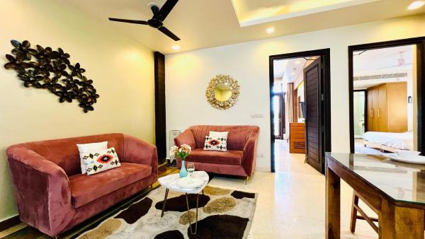 Bluo 2bhk - M Block Mkt - Lift , Balcony , Parking - Delhi