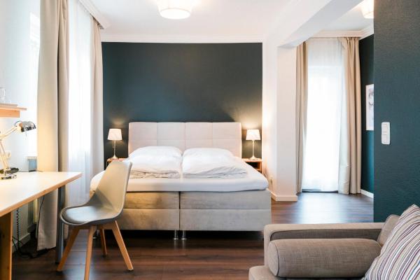 Hotel Villa Solln - Free Parking - Germering