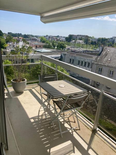 Au Dessus Du Port De Vannes - Vannes