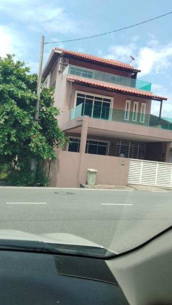 Tanjung Bungah Double Story House For 18 People - Batu Ferringhi