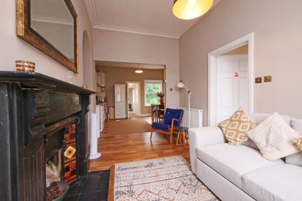Fifth Quarter Apartment With Free Parking - York