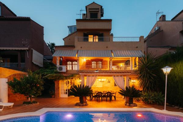 Chalet, Villa Rodeada De Naturaleza Piscina A Doce Klm De Valencia Y 7 Del Aeropuerto - Manises