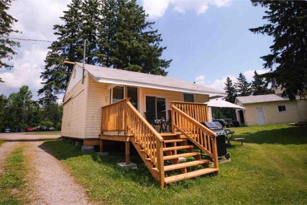 Beachfront Cabin #5- Maijac Resort & Marina - Ontario