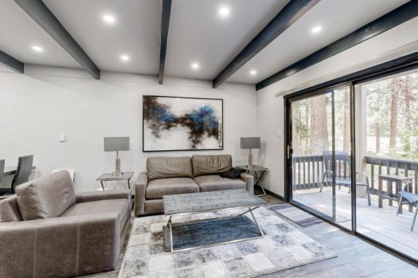 Modern Mountain Retreat - Carson City, NV