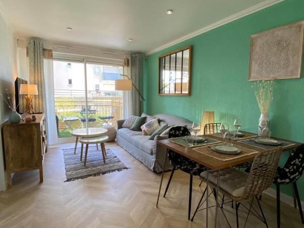 Chaleureux Deux Pièce Coeur De Ville Avec Parking Privé - Cabourg