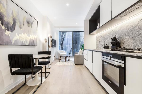 West Side Marvel Stadium Views Shopping Cbd - Brunswick