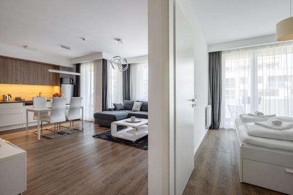 Corvex Apartment With Balcony - Budapest
