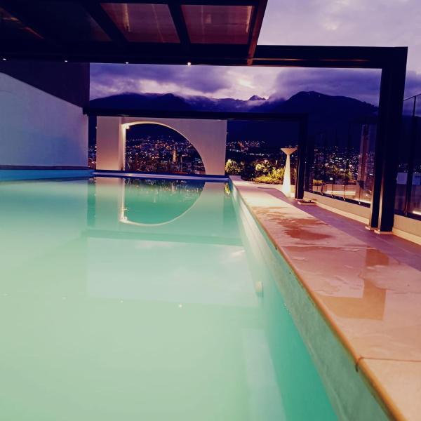 Suite De Lujo Piscina Hidromasaje - Quito