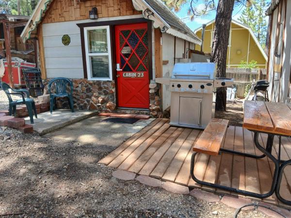 Big Bear Lake - Tulip Lane Cabin #23 - Micro Cabin - Big Bear, CA