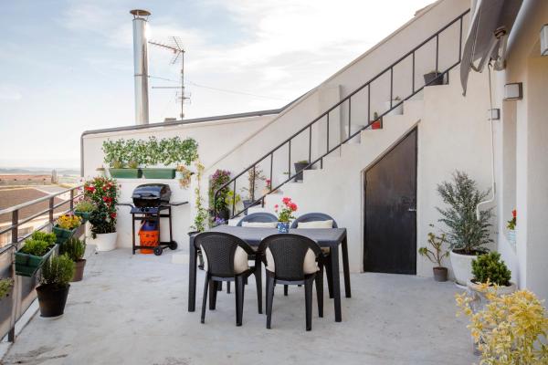 Apartamento Turístico Ana, En Tierra Estella, Cerca Del Circuito De Navarra, Tranquilidad Y Confort - Estella