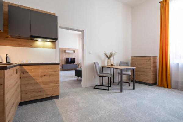 Alure Residences 10 - 24h Self Check-in & Private Parking Next To The Apartment Building Included, City Center Right On Snp Square In A Quiet Passage, New Building, Best Deal In Town - Sliač