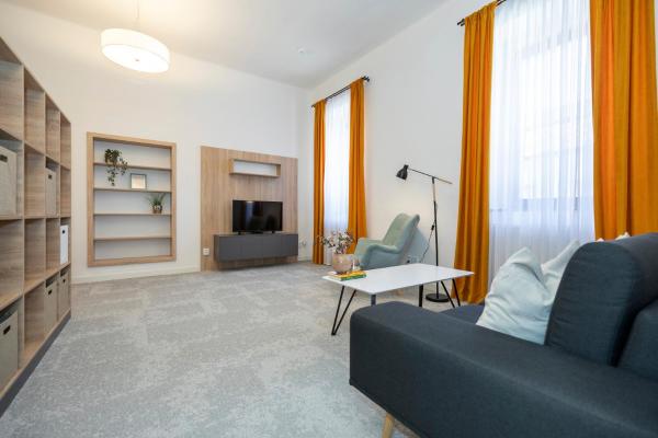 Alure Residences 10 - 24h Self Check-in & Private Parking Next To The Apartment Building Included, City Center Right On Snp Square In A Quiet Passage, New Building, Best Deal In Town - Sliač