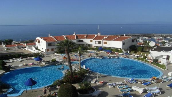 Spacious 3-bedroom Beach Bungalow - Playa de las Américas