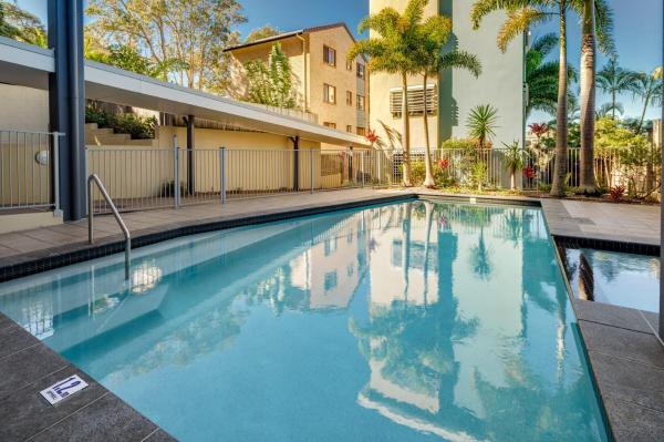Ocean Breeze Retreat: Kings Coastal Apartment - Caloundra