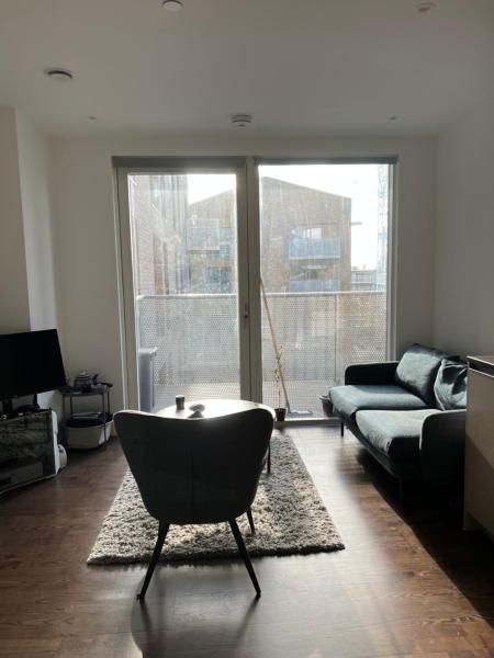 Modern 1 Bedroom Apartment With Balcony In Surrey Quays - Greenwich