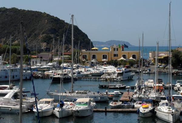 Hotel La Tonnara - Bacoli