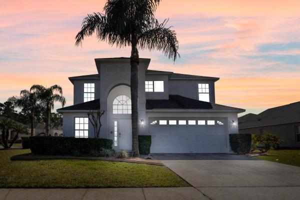 6 Bedrooms- 3,5 Bathrooms- Lake Berkley 4700 Pl - Kissimmee