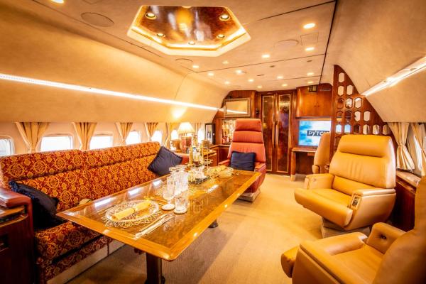 Boeing 727 Airliner Private Jet - Clifton