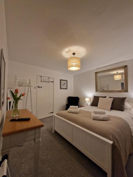 Black Cat Cottage - Heart Of Pickering Cosy Listed Cottage - Thornton-le-Dale