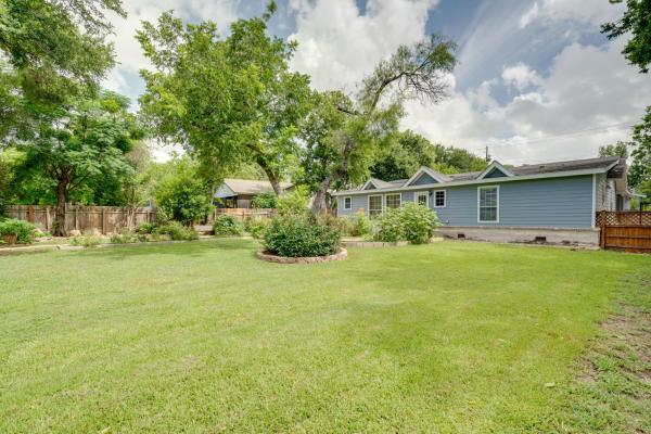 6 Mi To Dtwn: Austin Home W/ 2 Patios & Grill - Austin, TX
