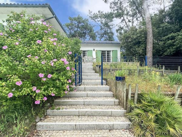 Villa Avec Grande Piscine, 6 Chambres, Tennis, Plage Privée - La Palmyre - Fr-1-705-83 - Les Mathes