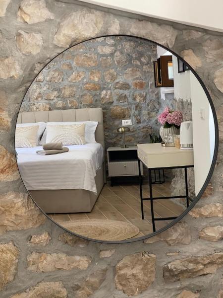 Monte Cristo Wines & Rooms - Trpanj