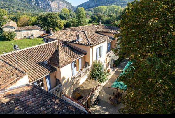 Logis Hotel Restaurant Le Domaine De La Régalière - Alès