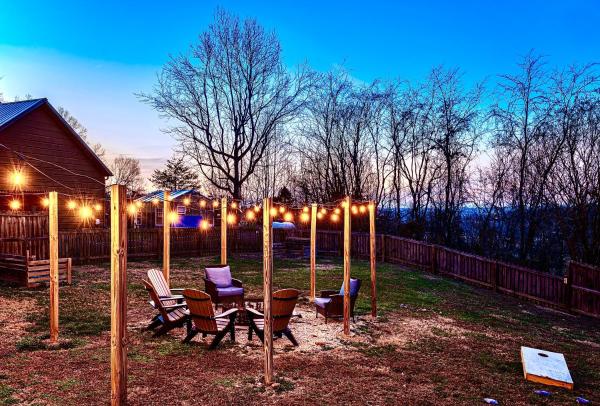 King Beds, Views, Easyroads, Pooltable, Spa, Theater, Outdoor Fun - Sevierville, TN