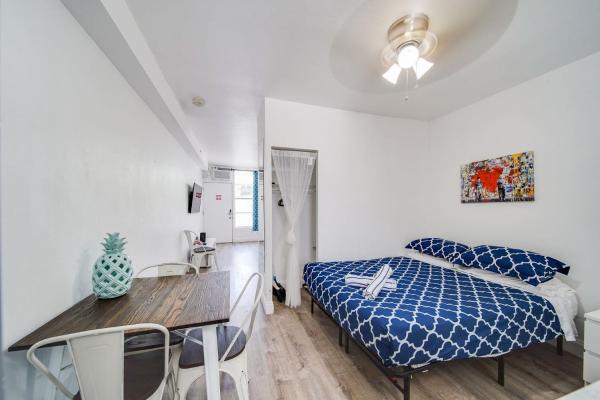 Steps 2 Beach, Ocean Drive Deco Apt W/2 Queen Beds - サウス・ビーチ, FL