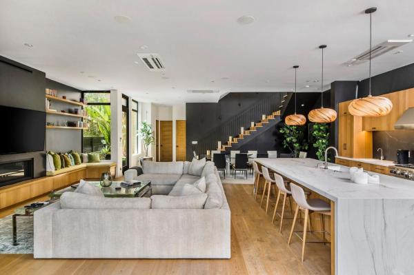 The Bella Villa Venice Beach - Luxury Interior Design - Spa And Terrace - Santa Monica, CA