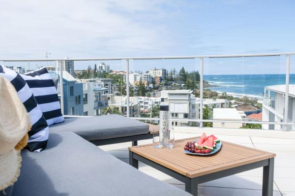Hamptons Style Penthouse At Kings Beach - Caloundra