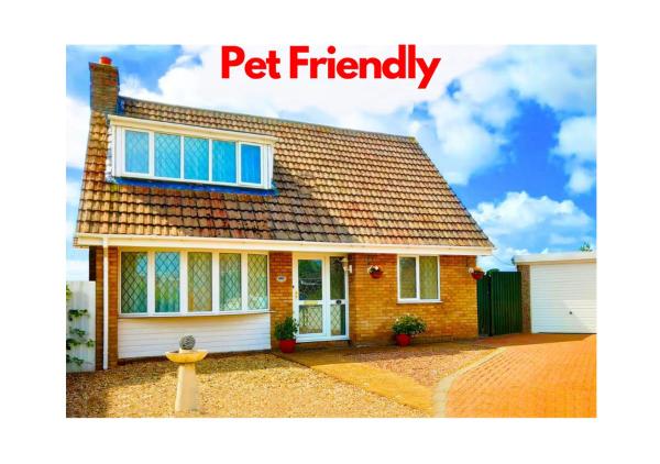 Amazing Family Cottage Just Mins To Beach & Attractions, 3 Bed, Sleeps 5, Large Garden, Off Road Private Parking, Fab Free Wifi & Pets Are Welcome Too! The Perfect Family Holiday Getaway! - Anderby Creek