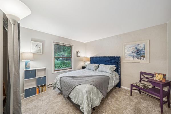 Daffodil House - Large 6 Bedroom Accessible Rental - Stillwater, MN