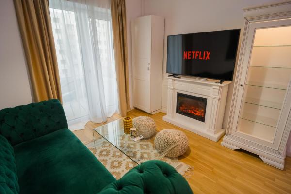 Central Apartments With City View & Large Balcony - Bucharest