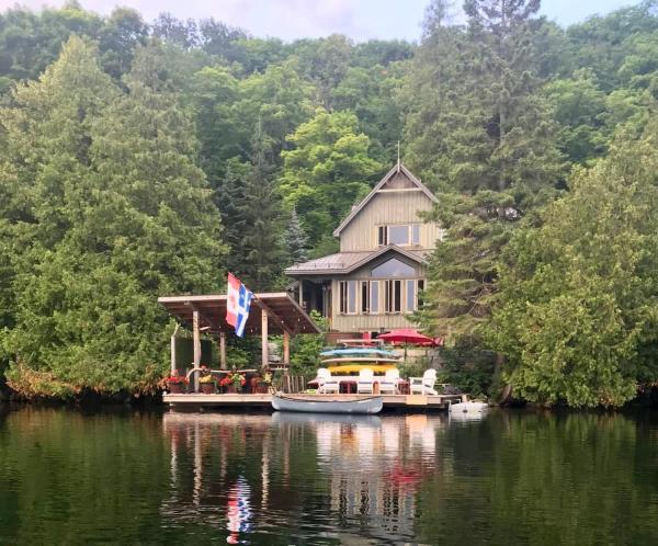 Meech Lake Lodge - Family Getaway - Gatineau