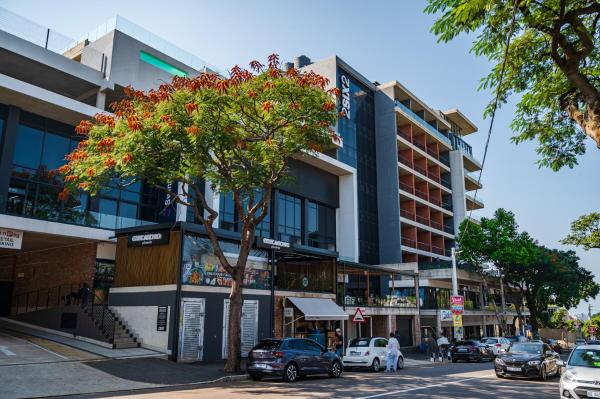 Vibrant Apartment 2six2 Florida Road - Durban