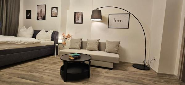 123 Shop & Stay -