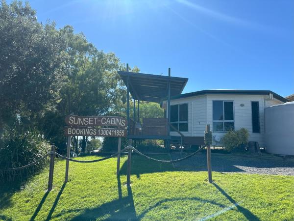 Sunset Cabins 1770 - Seventeen Seventy