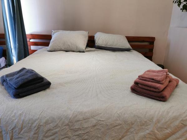 Backpackers Gelijkvloers-studio-slaapkamer-eetkamer-keuken 1 Ruimte-badkamer En-suite - Ostend