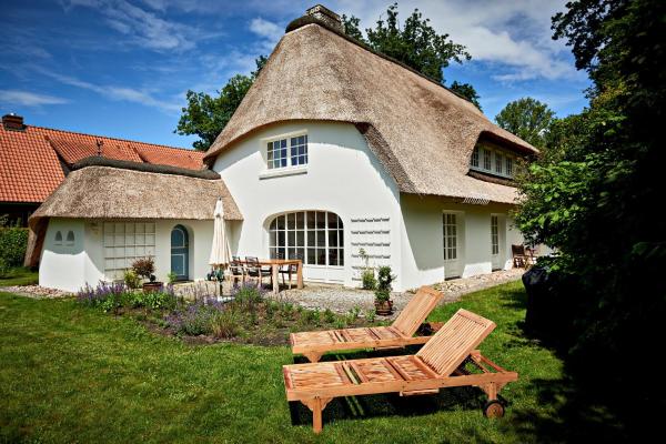 Reetdach-villa Mit Blick In Die Natur - 160m² Entspannung Pur - Bargteheide