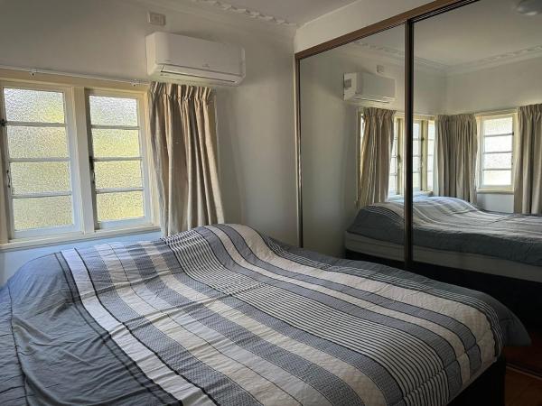 Sharing House With Small Family - Brisbane