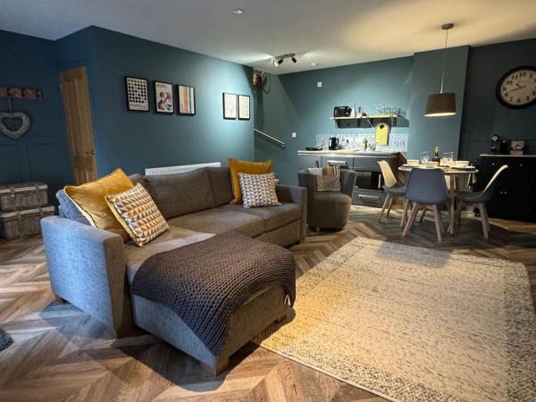 Stylish House With Hot Tub - Ayrshire