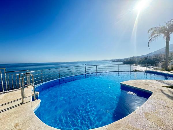 Apartamento En Primera Línea De Playa En Benalmadena - Benalmádena