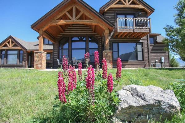 Cowboy Lake Lodge - Emigrant, MT