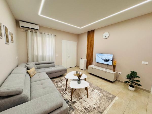 Edi Apartament Center - Albanie